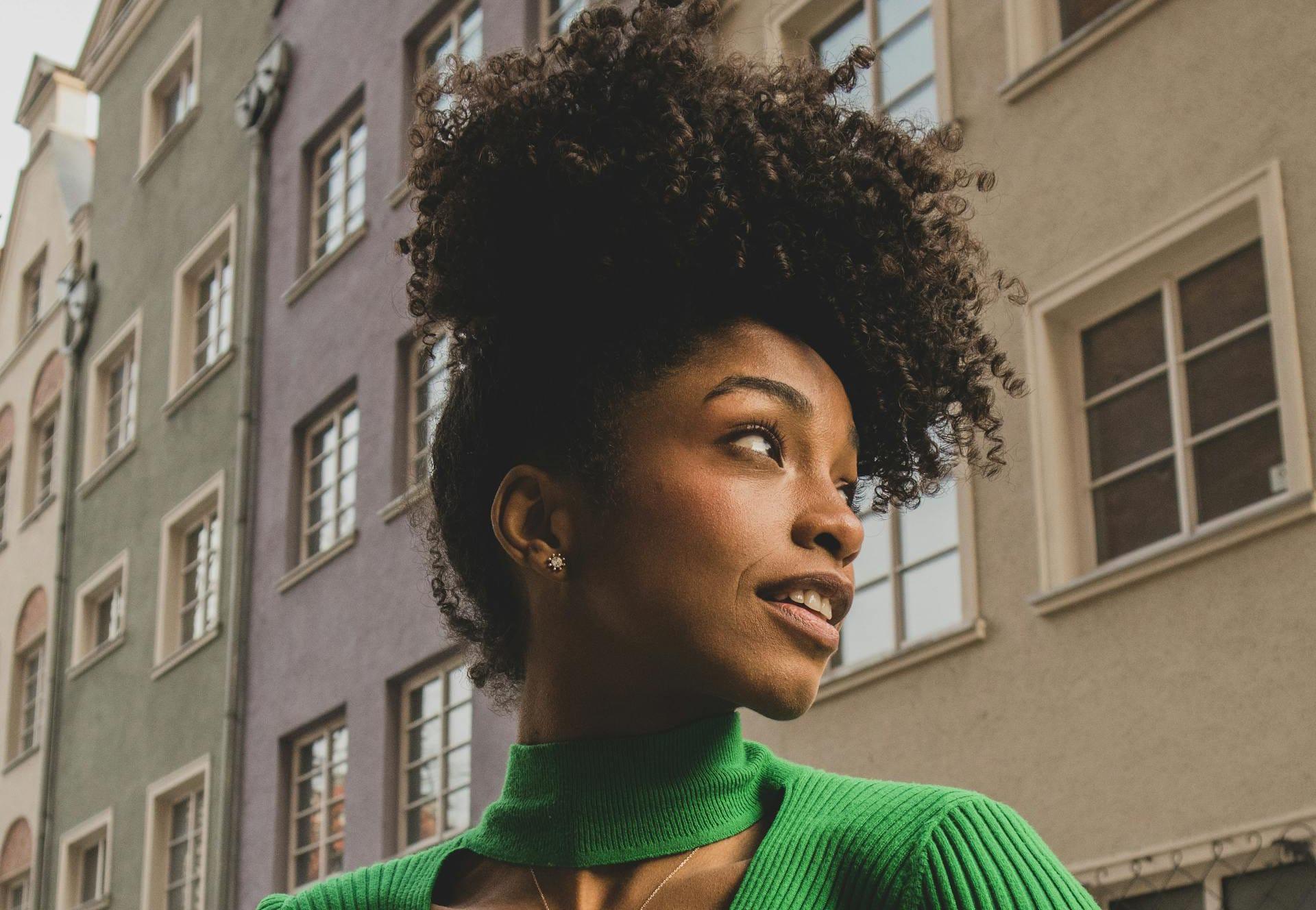 What is Coily Hair? The Ultimate Guide for Type 4 Hair